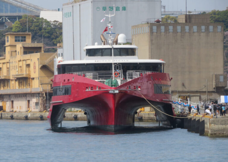 JR九州高速船の新型船・QUEEN BEETLEに乗船してみた（博多⇔門司港航路）