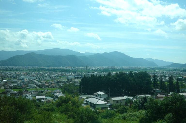 「リゾートビューふるさと」乗車記（長野 ⇒ 松本） 長野県の車窓を楽しめる観光列車