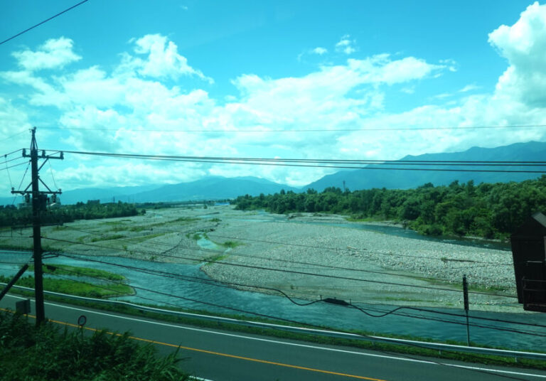 「リゾートビューふるさと」乗車記（長野 ⇒ 松本） 長野県の車窓を楽しめる観光列車