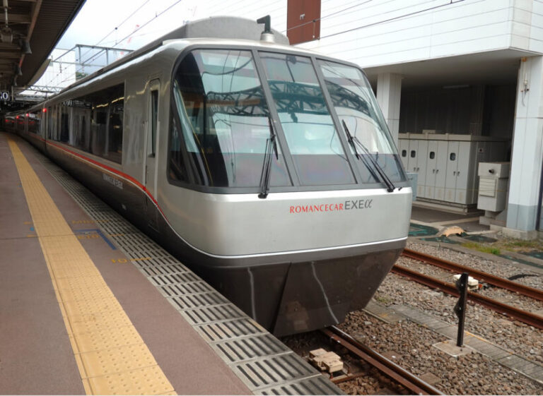 小田急ロマンスカーEXEαで前面展望を楽しむ(特急さがみ70号：小田原 ⇒ 新宿)